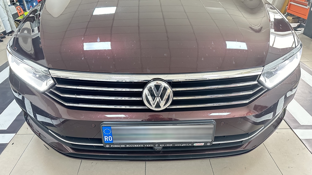 VW Passat B8 Instalare Ceasuri Digitale Bord Digital Plasma Virtual ...