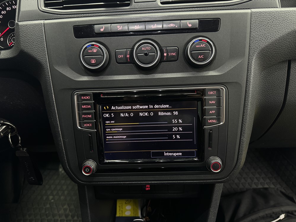 VW Caddy 2018 Activare APP Connect Apple Carplay Android Auto Waze ...