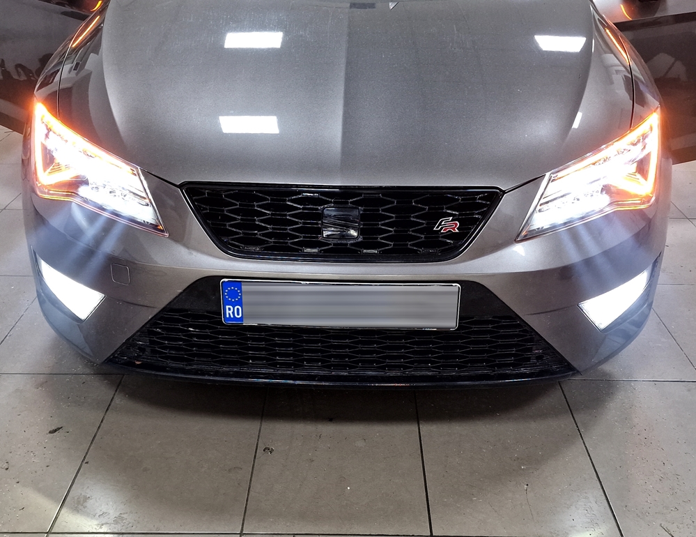 Seat Leon 5F 2015 Instalare Faruri Full LED Navigatie MIB2 Pro Harman